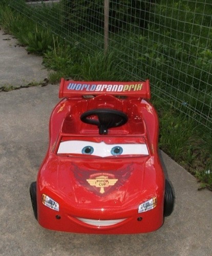 Disney Verdás McQueen - pedálos gyerek autó - BabaVár Baba és kismama ...